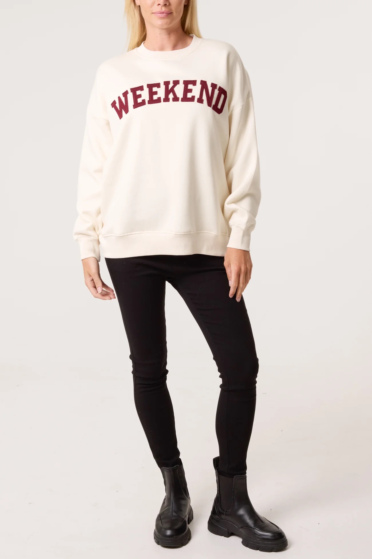 Weekend Sweatshirt – Ivory & Wine – Navy Daisy